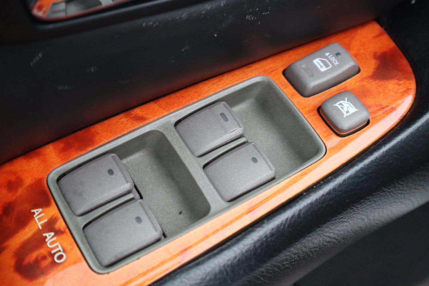 2004 Lexus LS 430 Base | Victory Motors of Colorado