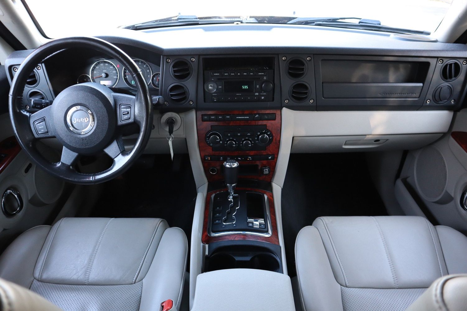2006 Jeep Commander Limited | Victory Motors of Colorado