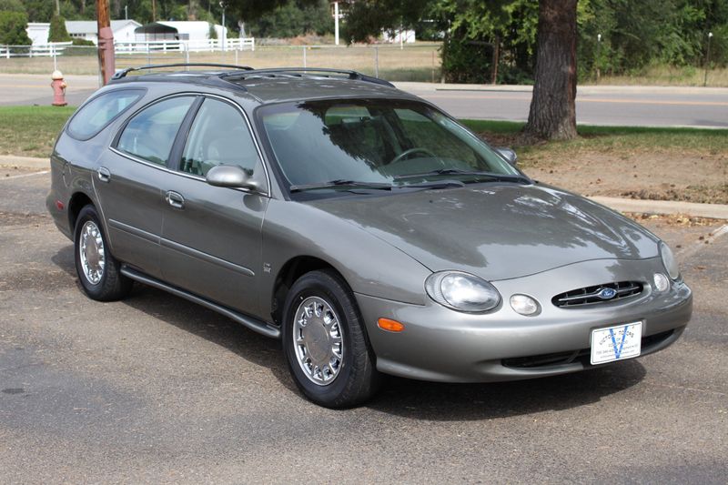1999 Ford Taurus Photos