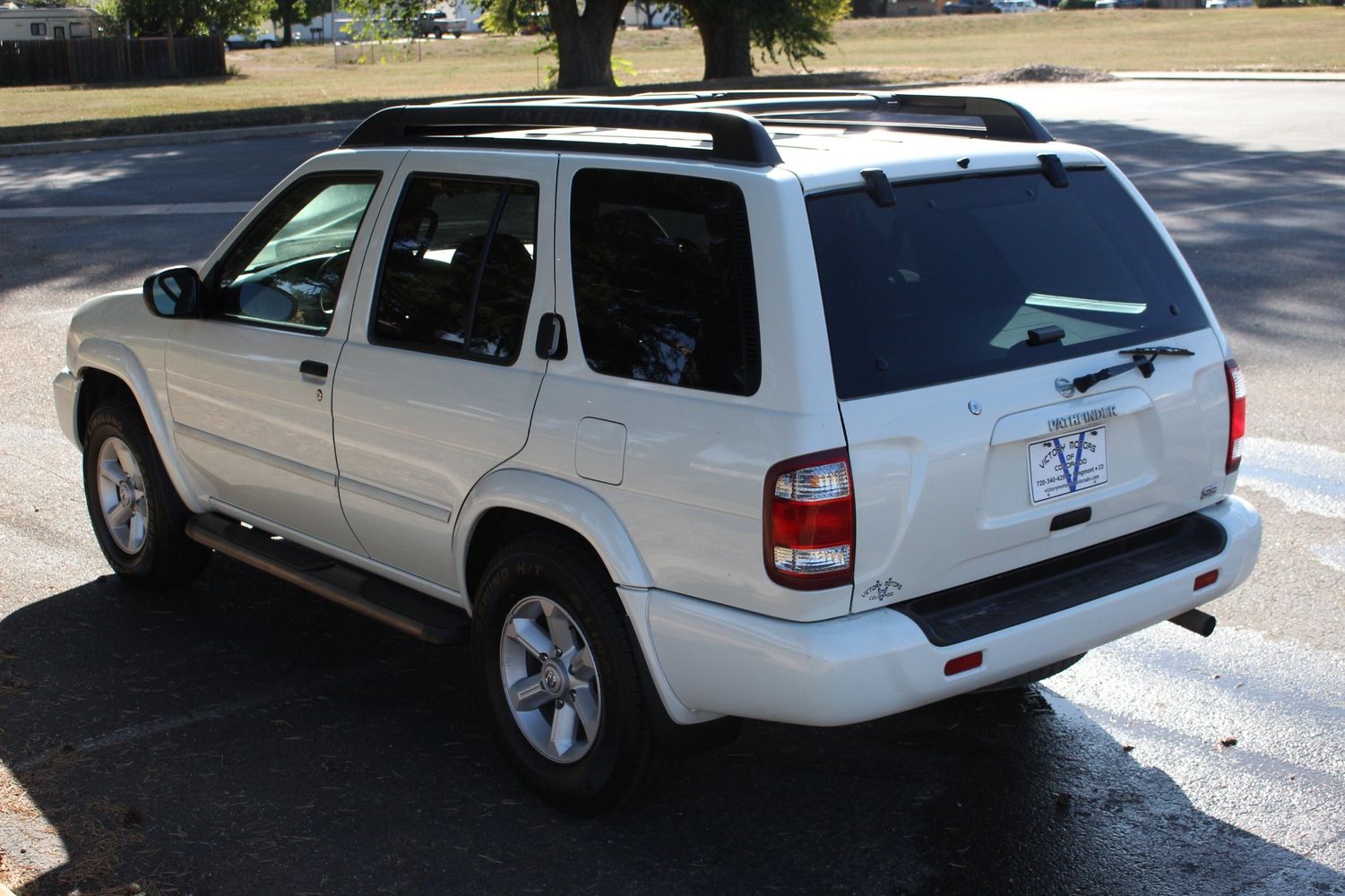 2004 Nissan Pathfinder LE Platinum | Victory Motors of Colorado