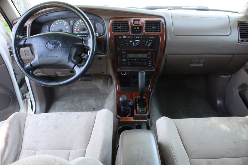 2002 Toyota 4Runner Photos