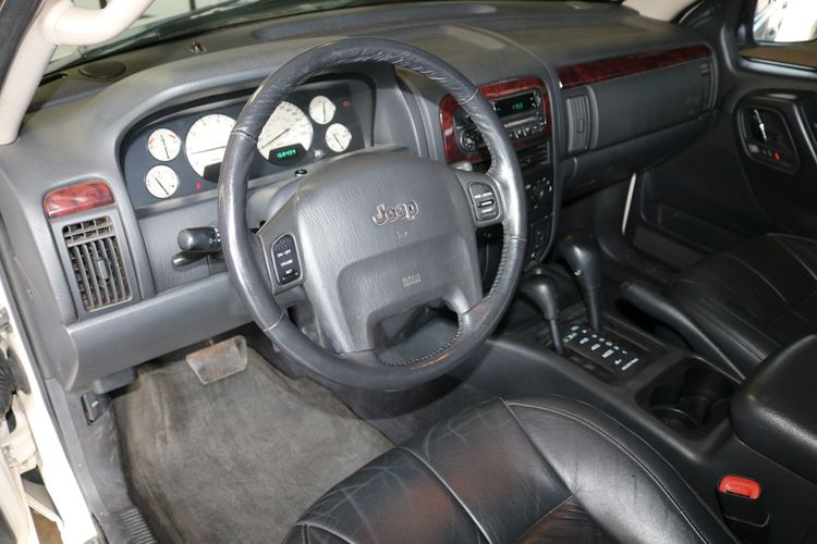 2002 Jeep Grand Cherokee Limited | Victory Motors of Colorado