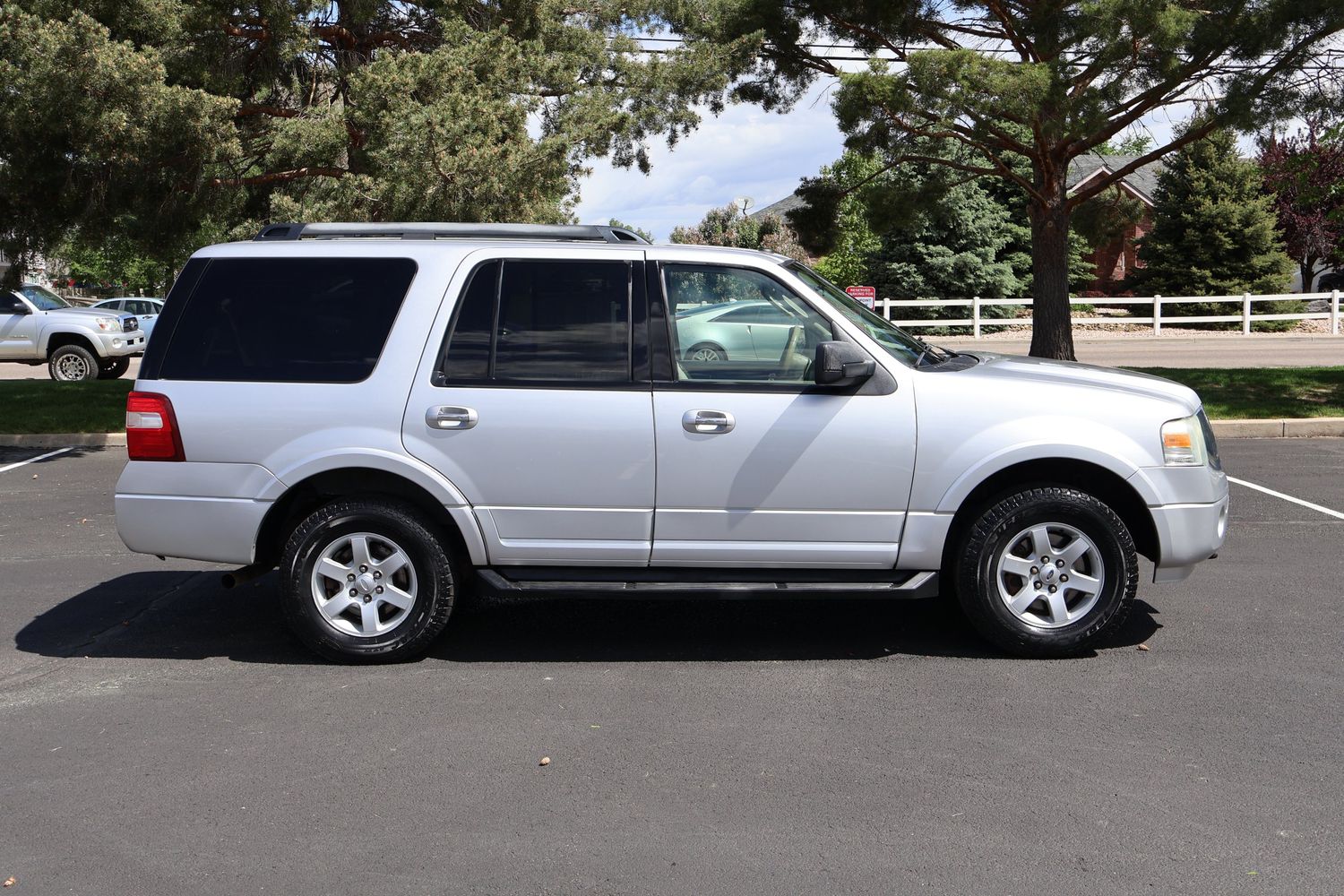 2010 Ford Expedition XLT | Victory Motors of Colorado