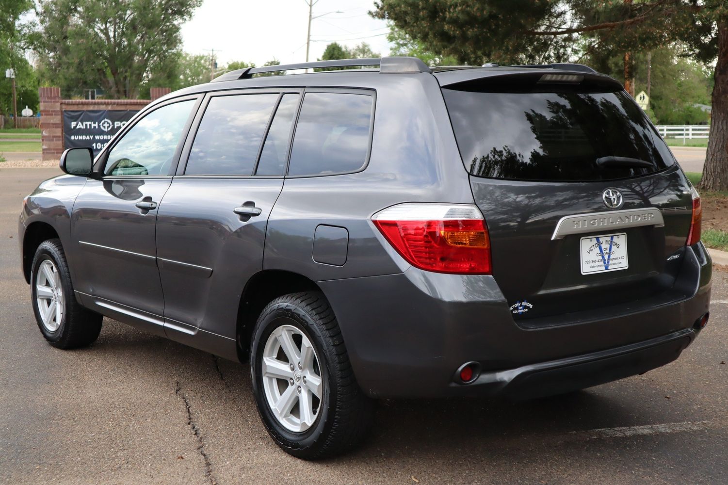 2010 Toyota Highlander Base | Victory Motors of Colorado