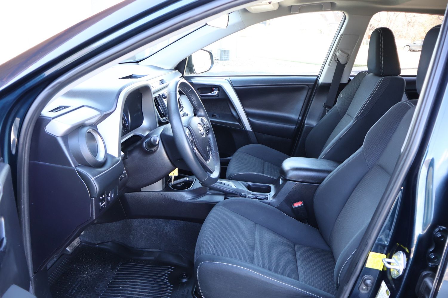 2017 Toyota RAV4 XLE | Victory Motors of Colorado