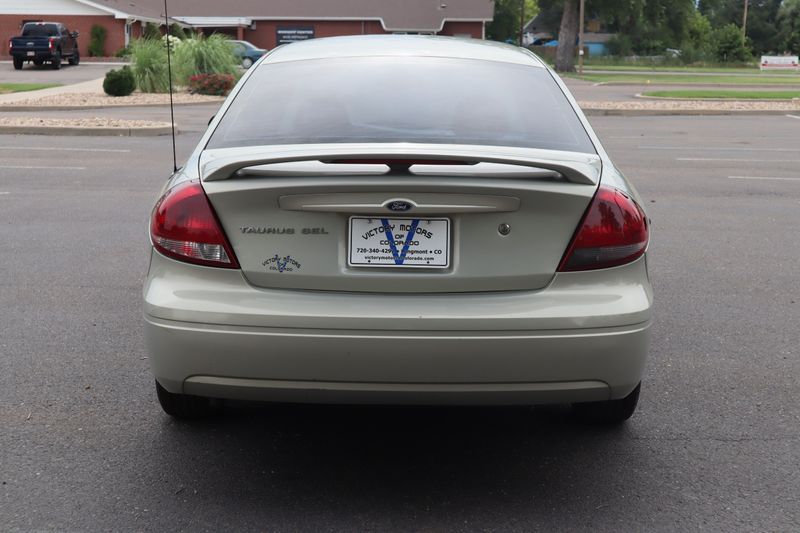 2005 Ford Taurus Photos