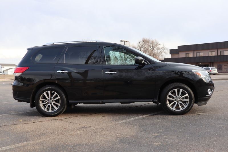 2016 Nissan Pathfinder Photos