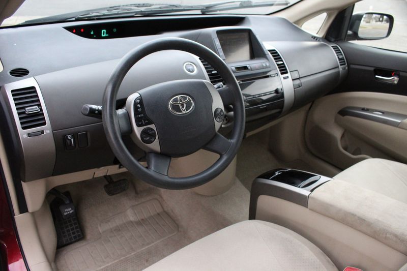 2004 Toyota Prius Photos