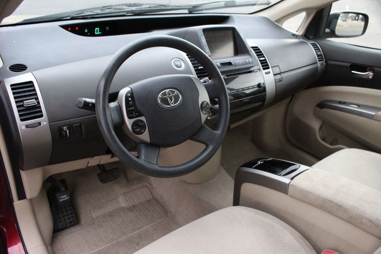 2004 Toyota Prius | Victory Motors of Colorado