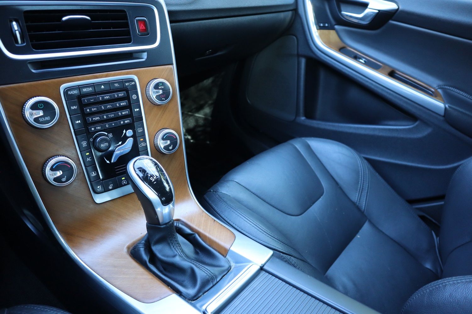 2017 Volvo S60 T5 Inscription Platinum | Victory Motors of Colorado