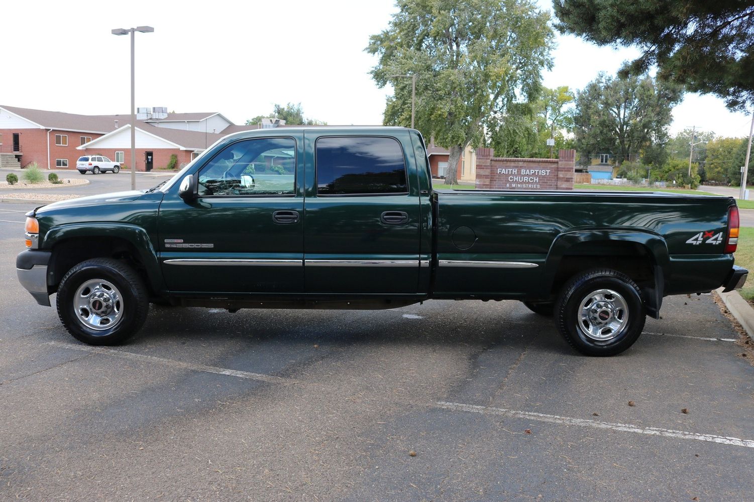 2001 GMC Sierra 2500HD SL | Victory Motors of Colorado