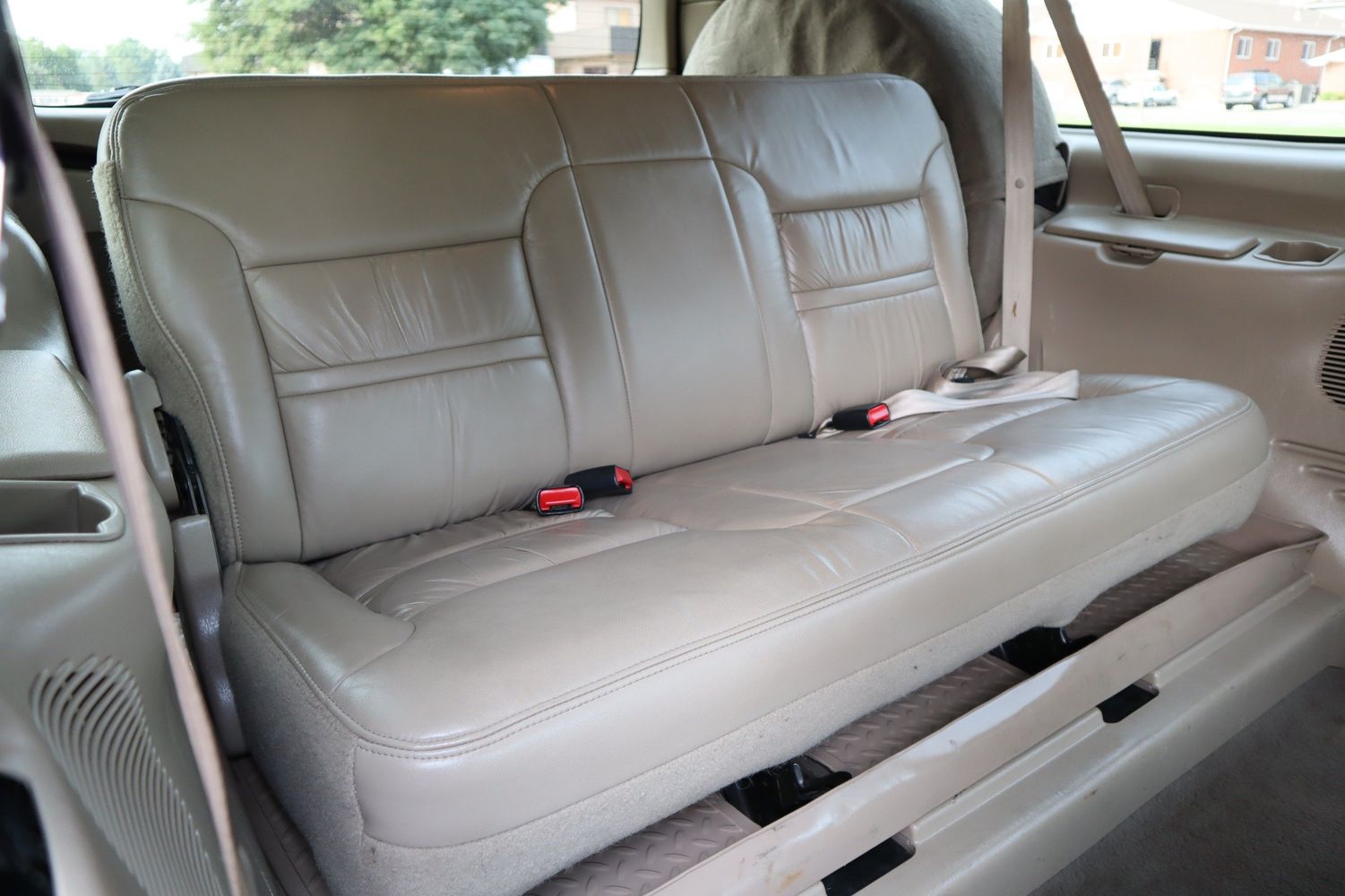 2000 Ford Excursion Limited | Victory Motors of Colorado