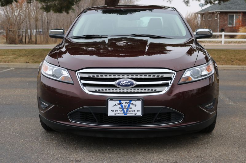 2010 Ford Taurus Photos