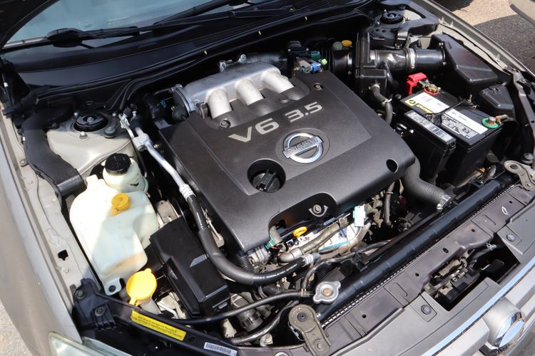 2002 Nissan Altima 3.5 SE | Victory Motors of Colorado