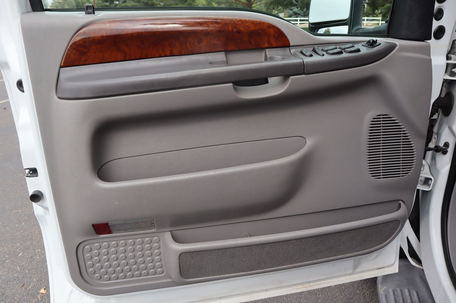 2001 Ford F-350 Super Duty Lariat | Victory Motors of Colorado