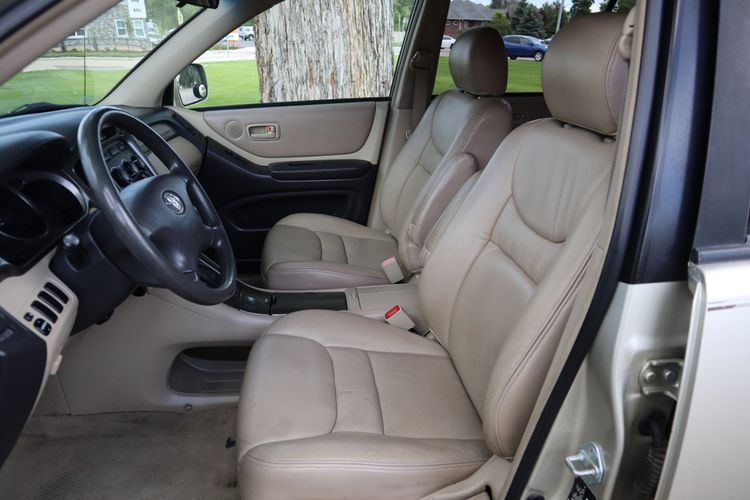 2003 Toyota Highlander Base | Victory Motors of Colorado
