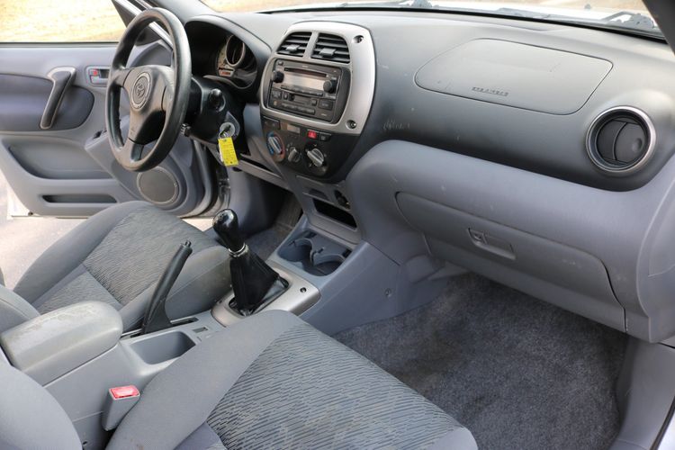 2003 Toyota RAV4 AWD | Victory Motors of Colorado