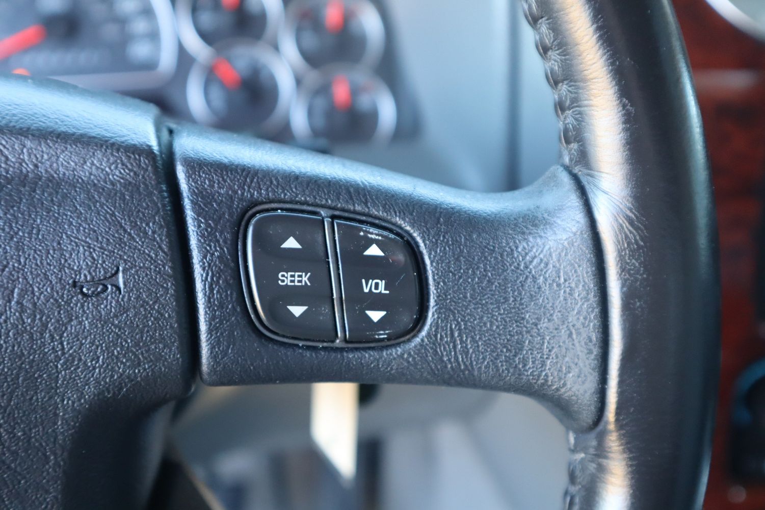 2008 GMC Envoy SLT | Victory Motors of Colorado