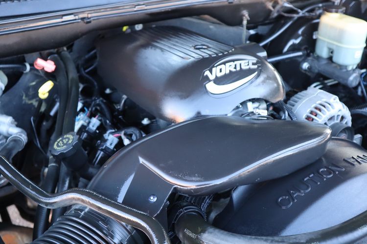 2001 Chevrolet Silverado 1500 LT | Victory Motors of Colorado