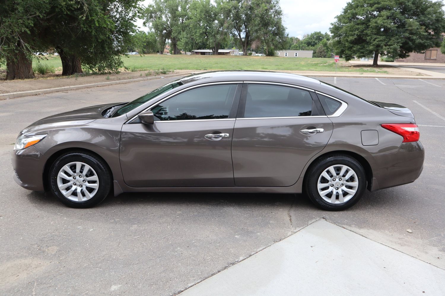 2016 Nissan Altima 2.5 S | Victory Motors of Colorado
