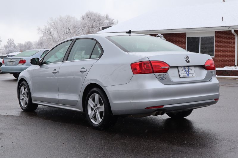 2014 Volkswagen Jetta Photos