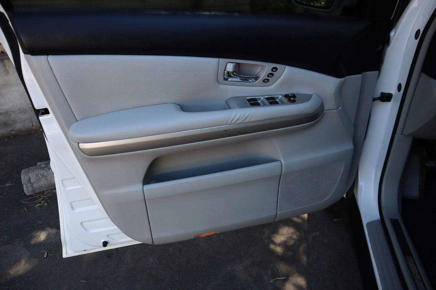 2006 Lexus RX 400h Base | Victory Motors of Colorado