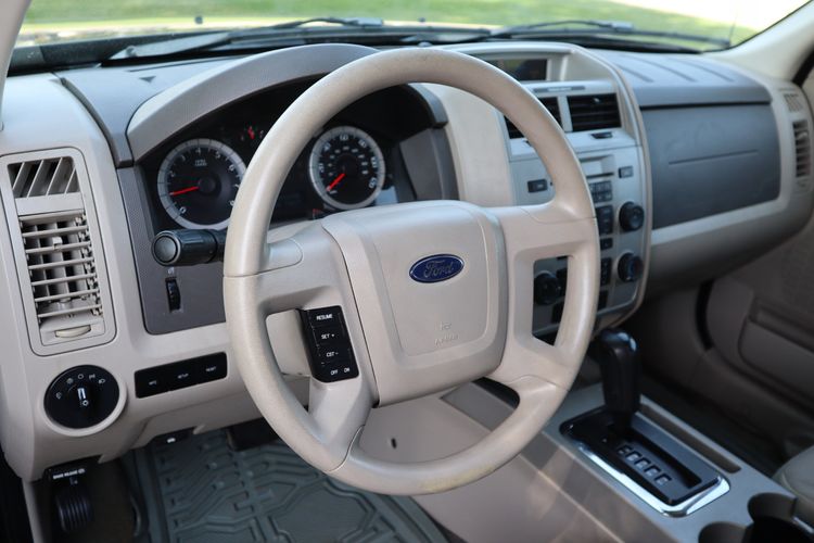 2008 Ford Escape XLT | Victory Motors of Colorado