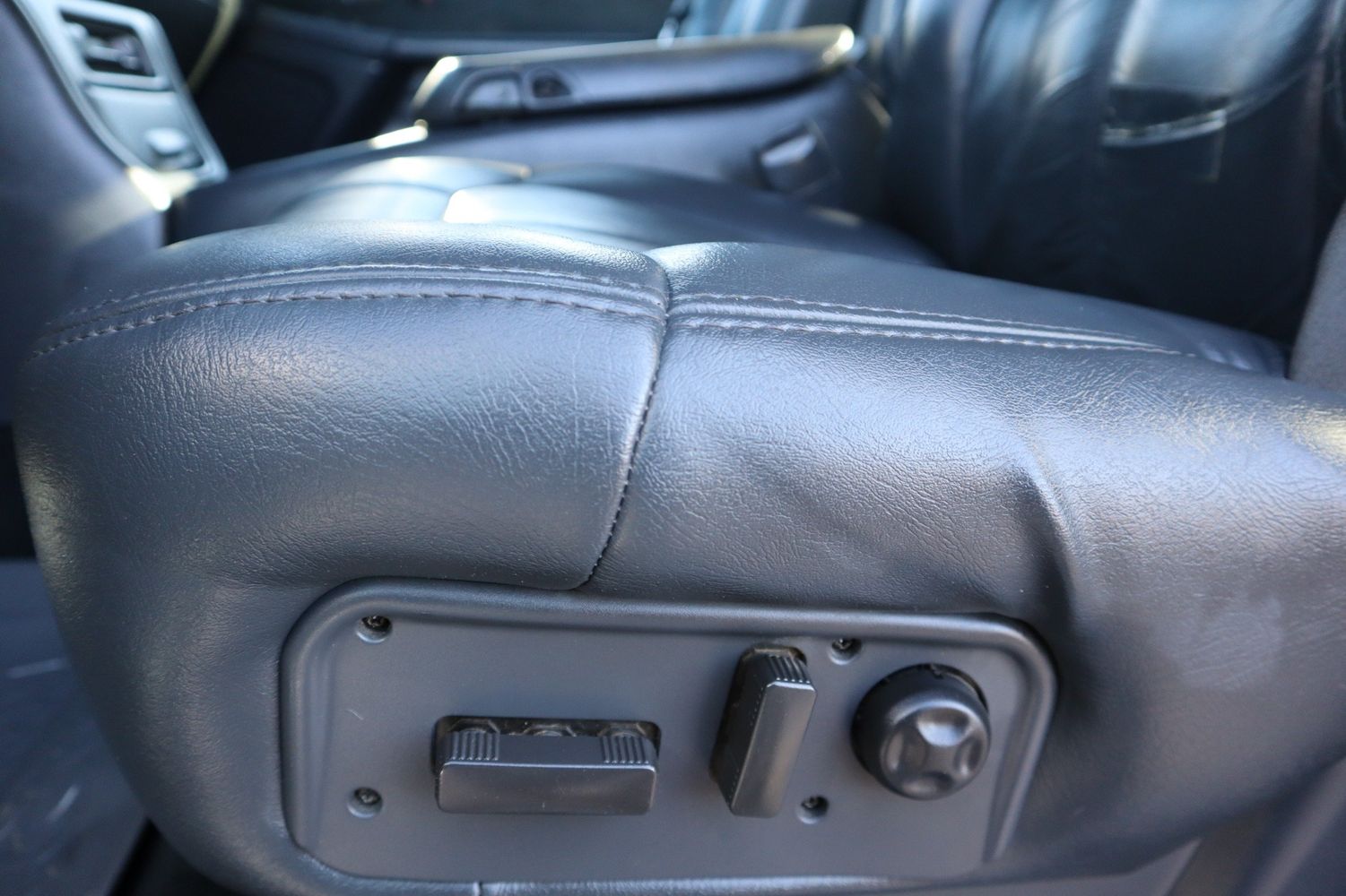 2001 Chevrolet Silverado 2500HD LT | Victory Motors of Colorado
