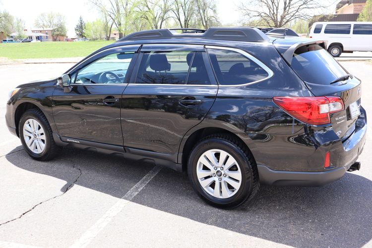 2017 Subaru Outback 2.5i Premium | Victory Motors of Colorado
