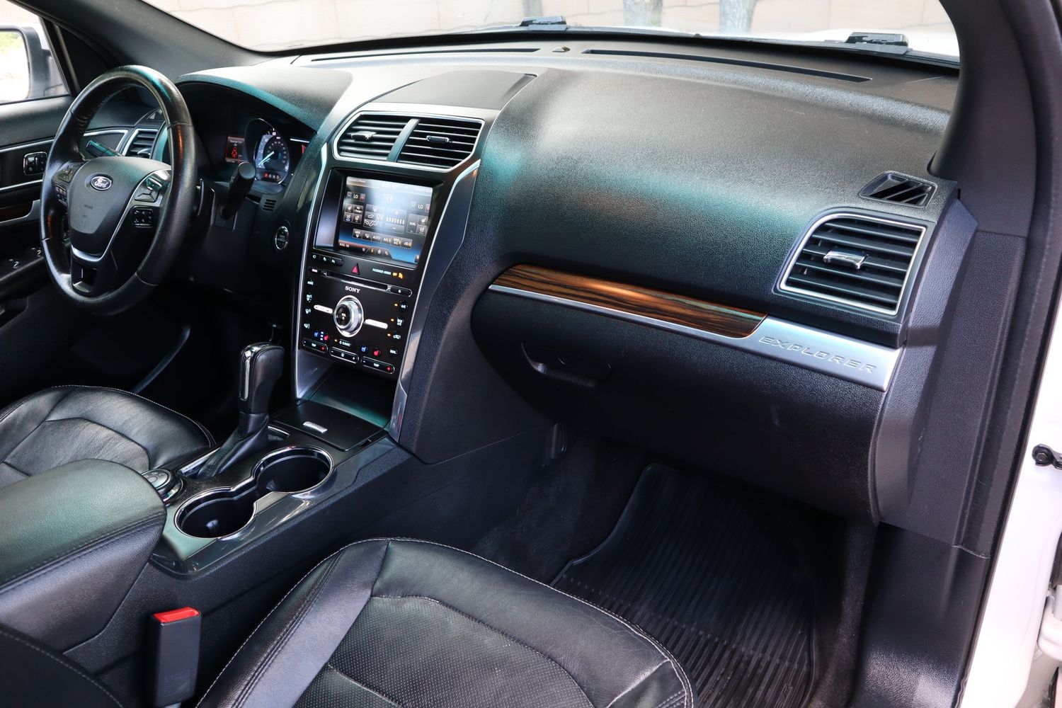 2016 Ford Explorer Limited | Victory Motors of Colorado