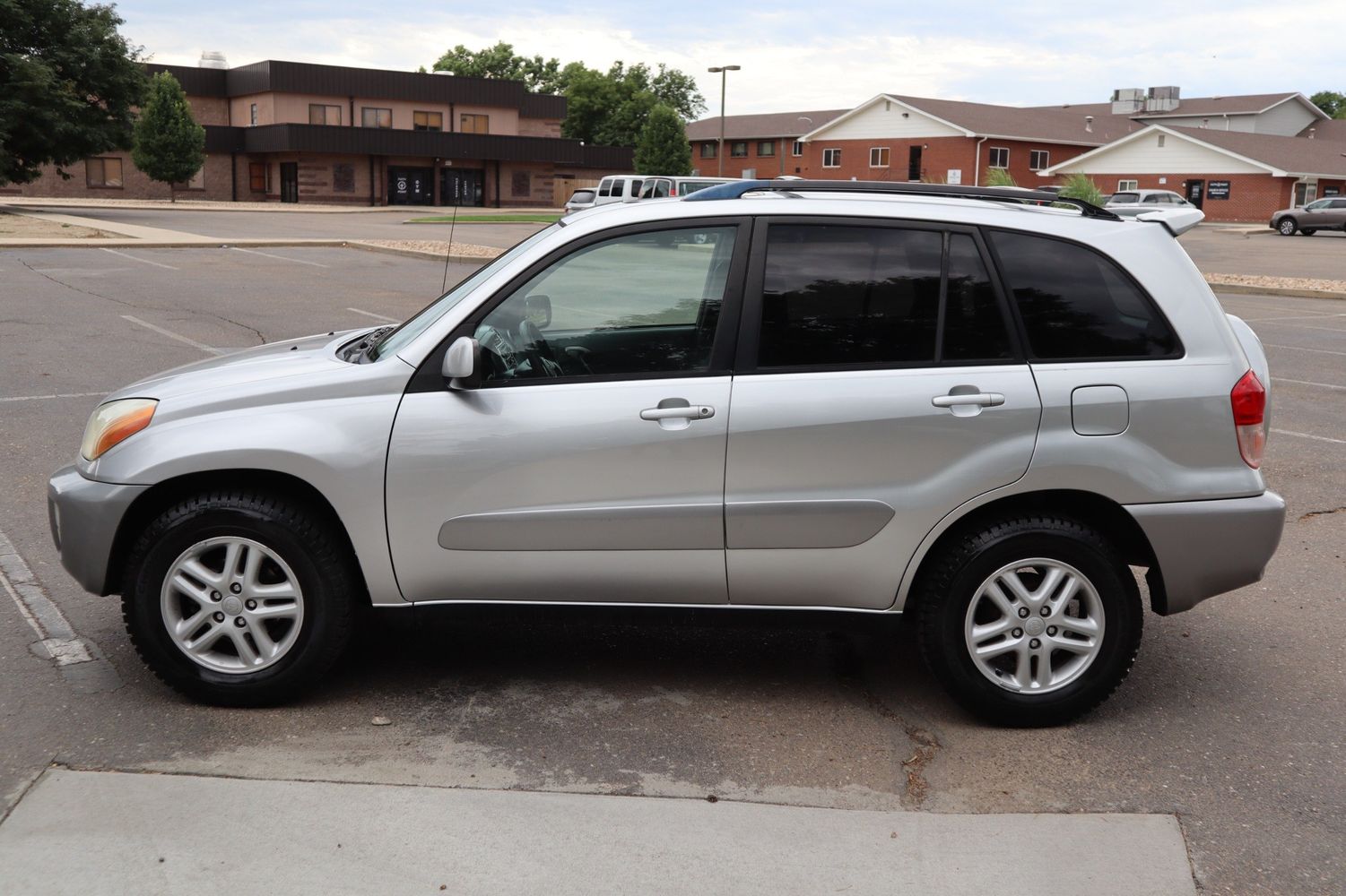 2001 Toyota RAV4 Base | Victory Motors of Colorado