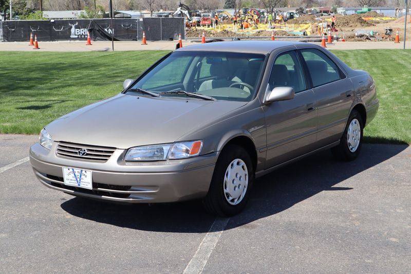 1999 Toyota Camry Photos