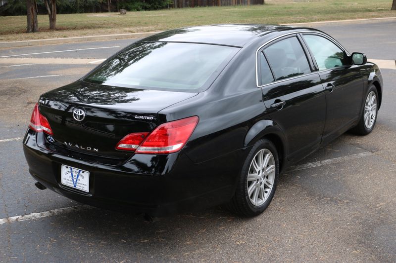 2005 Toyota Avalon Photos