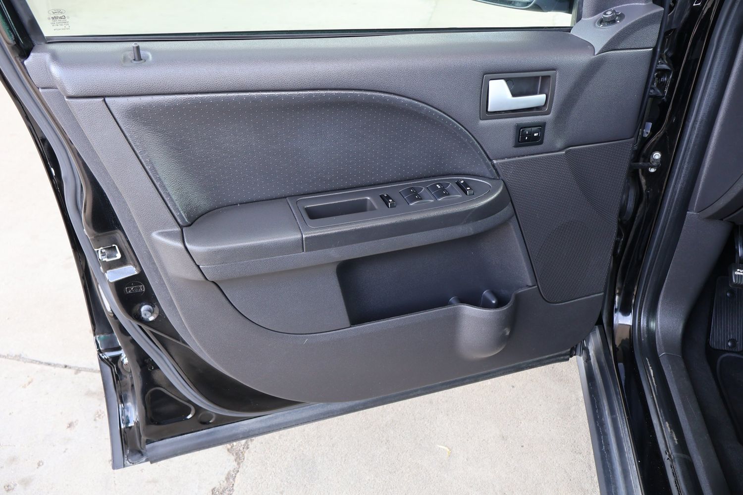 2006 Ford Freestyle Limited | Victory Motors of Colorado
