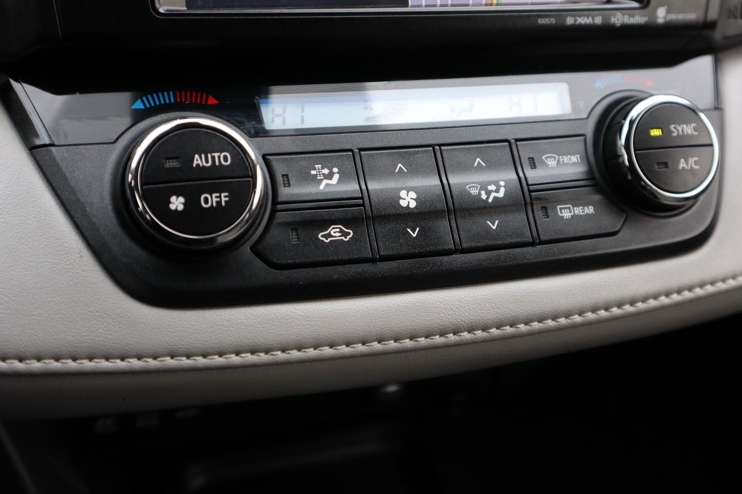 2017 Toyota RAV4 Hybrid XLE | Victory Motors of Colorado