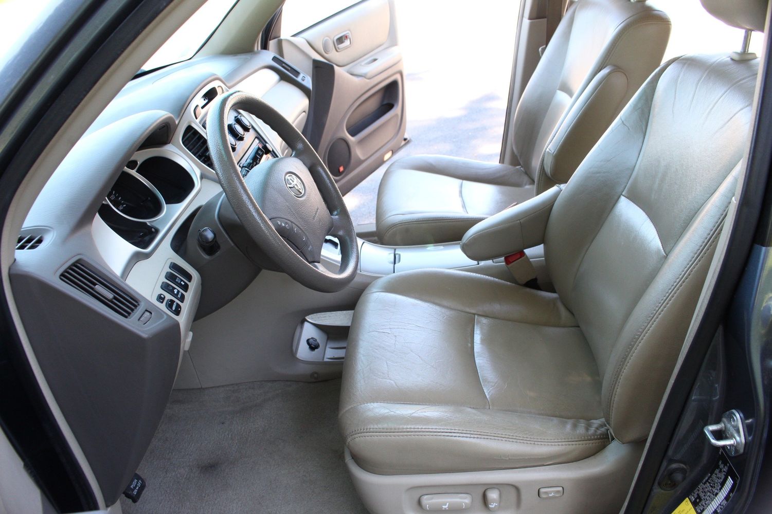 2005 Toyota Highlander Limited | Victory Motors of Colorado