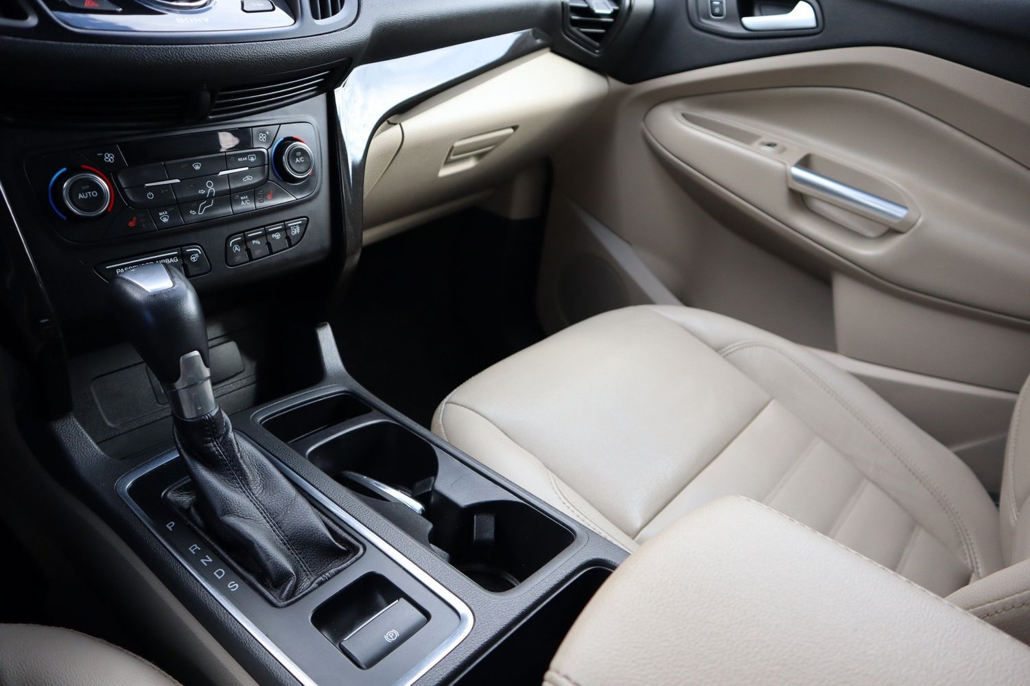 2018 Ford Escape Titanium | Victory Motors of Colorado