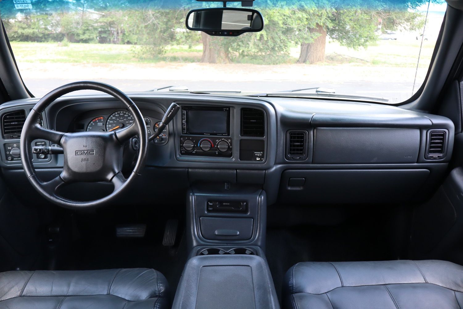 2002 GMC Sierra 2500HD SLT | Victory Motors of Colorado