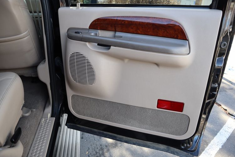 2001 Ford Excursion Limited | Victory Motors of Colorado