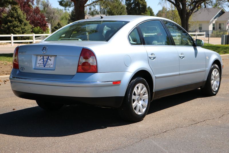 2001 Volkswagen Passat Photos