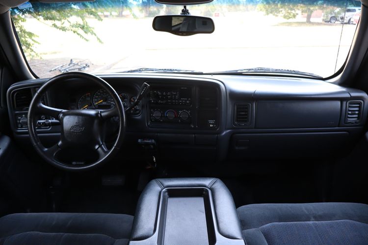 2001 Chevrolet Silverado 2500HD LS | Victory Motors of Colorado
