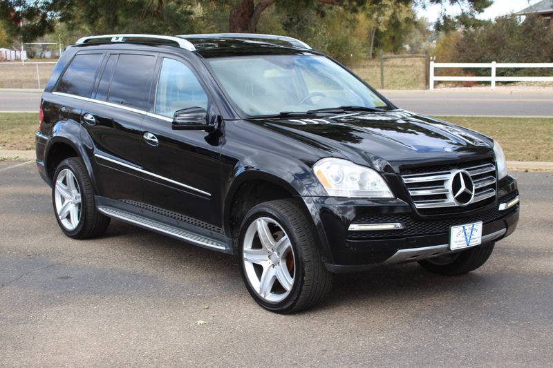 2011 Mercedes-Benz GL 550 Photos