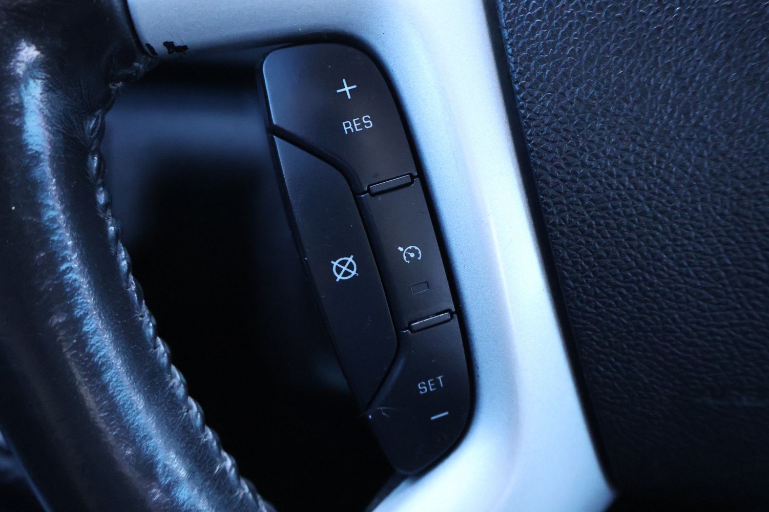 2011 Chevrolet Traverse LT | Victory Motors of Colorado