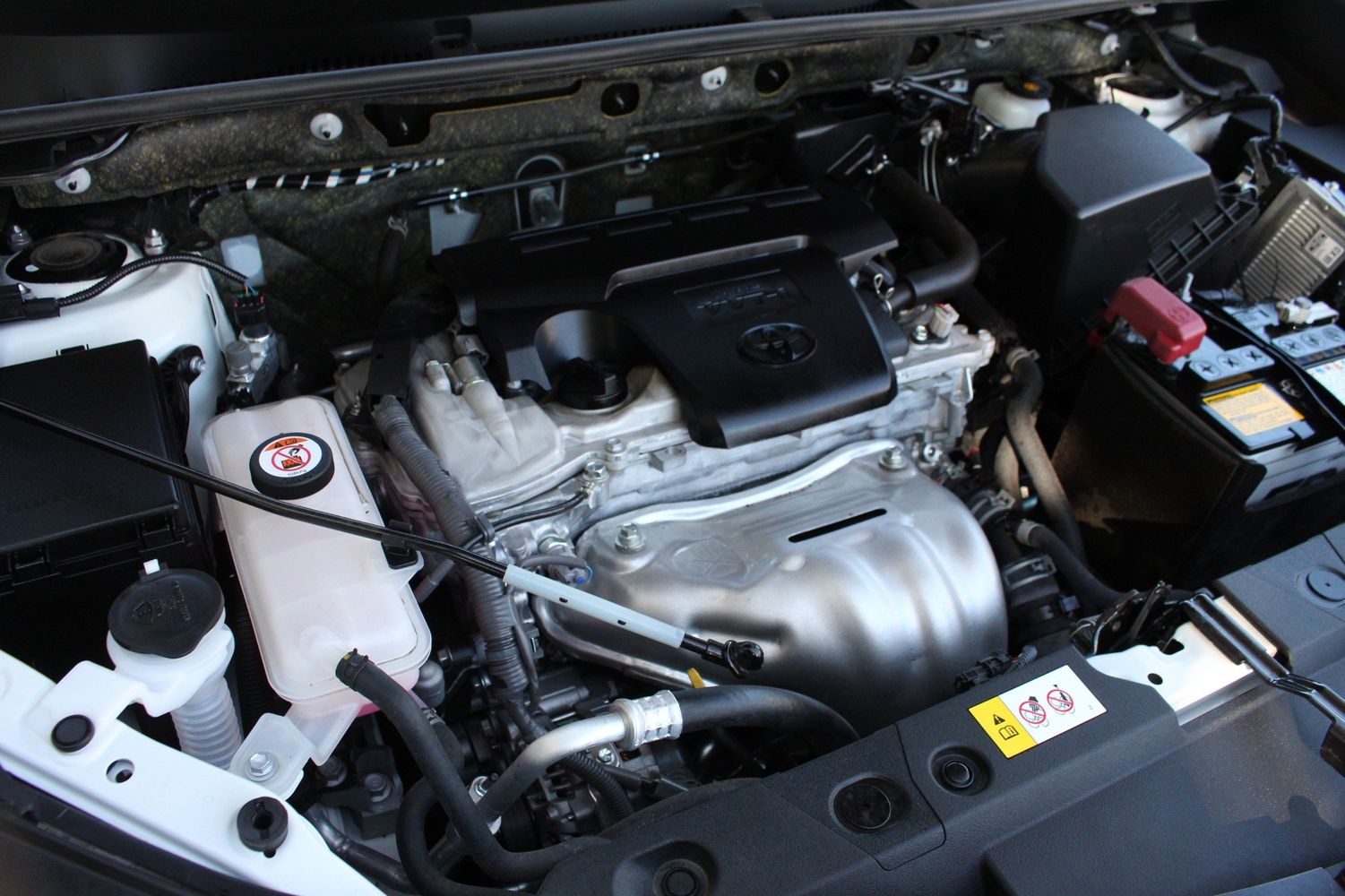 2017 Toyota RAV4 LE | Victory Motors of Colorado