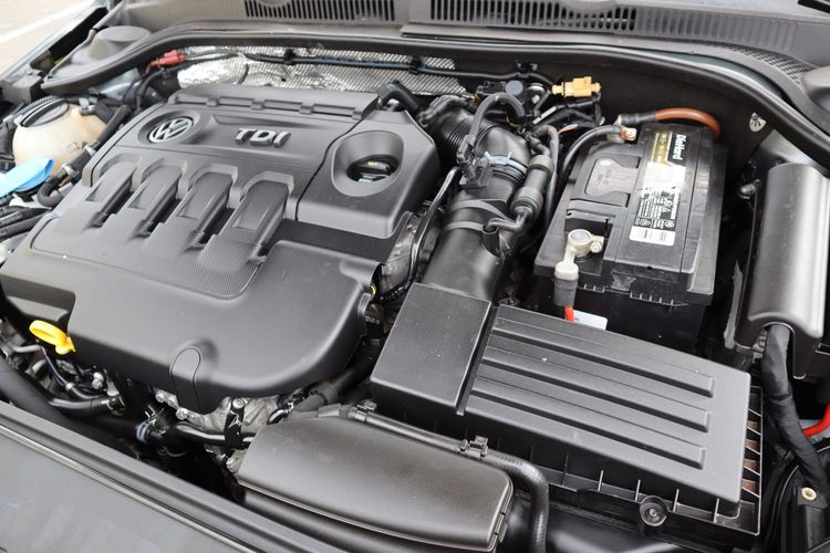 2015 Volkswagen Jetta TDI SEL | Victory Motors of Colorado