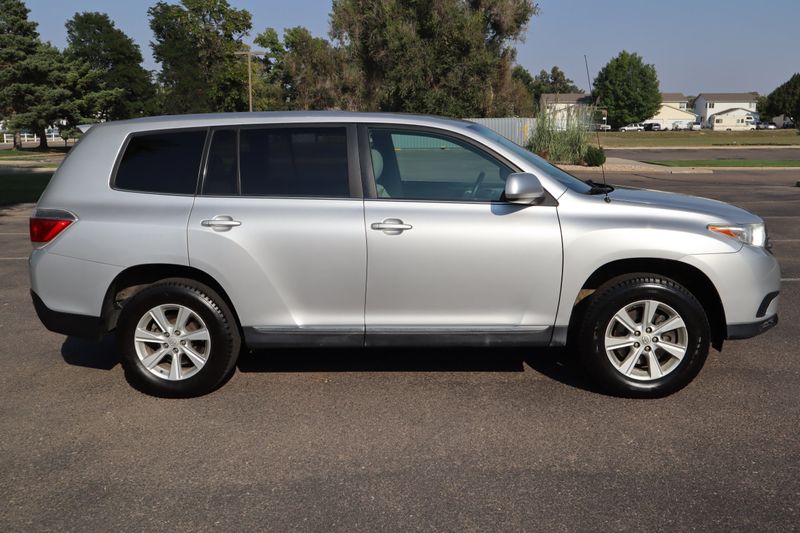 2011 Toyota Highlander Photos