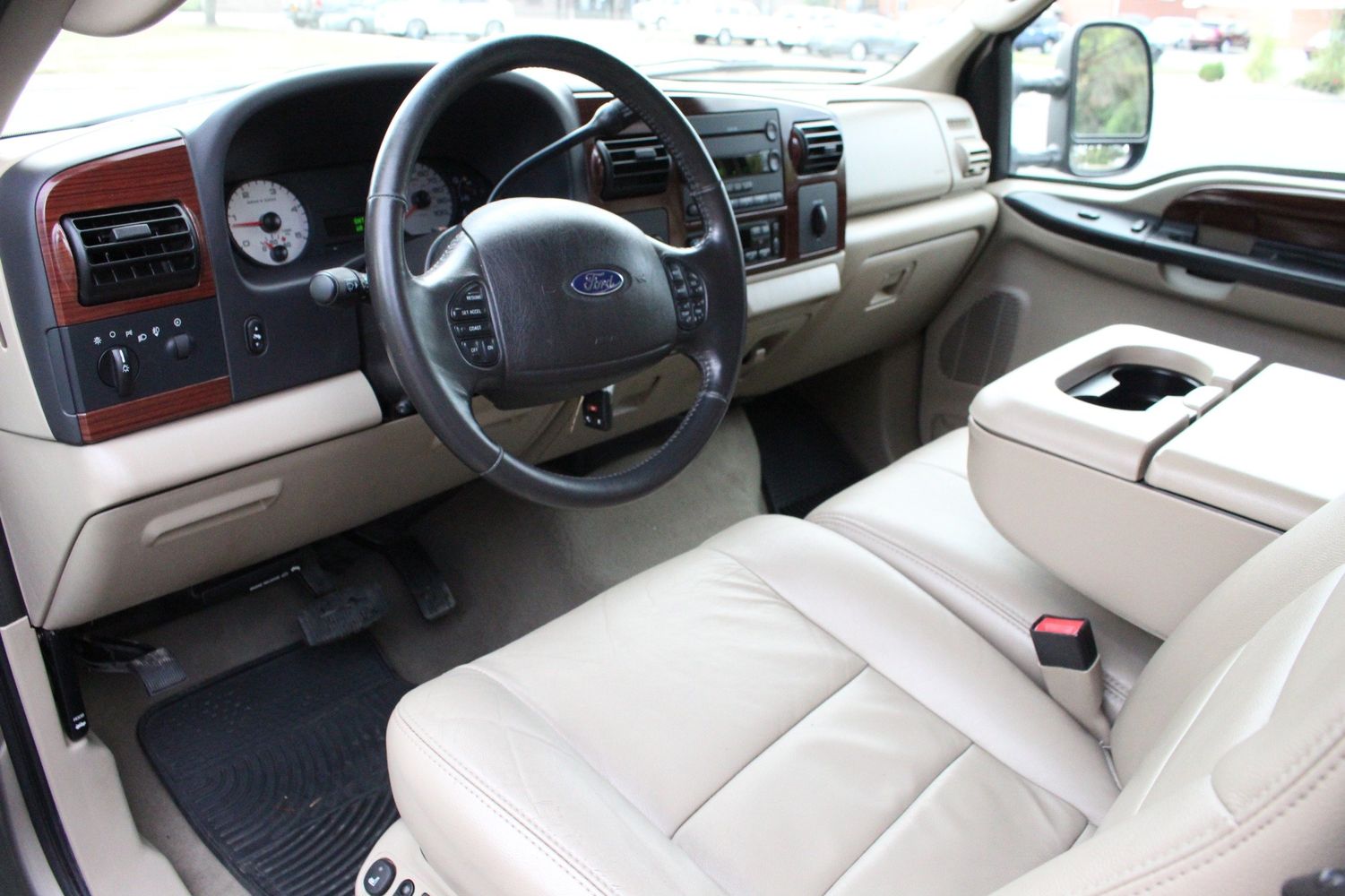 2005 Ford F-350 Super Duty Lariat | Victory Motors of Colorado