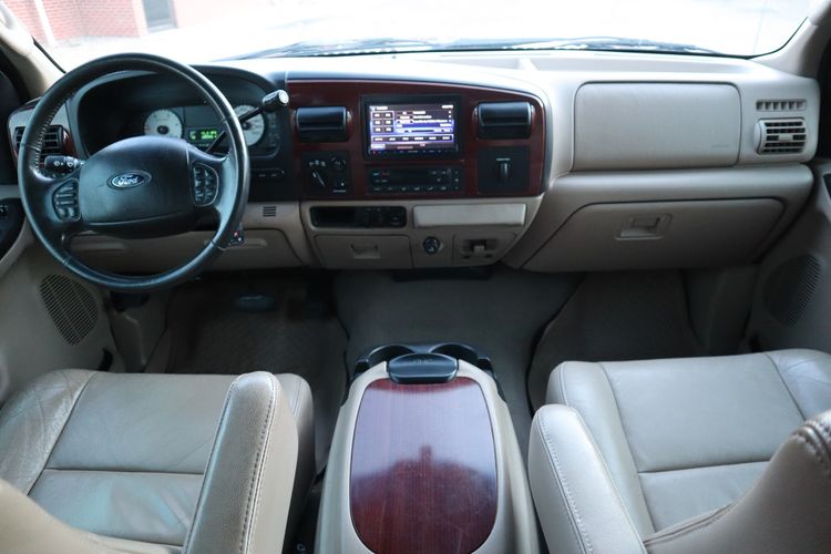 2005 Ford F-350 Super Duty Lariat | Victory Motors of Colorado