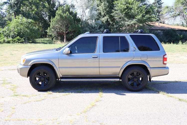 2004 Nissan Pathfinder LE Platinum | Victory Motors of Colorado