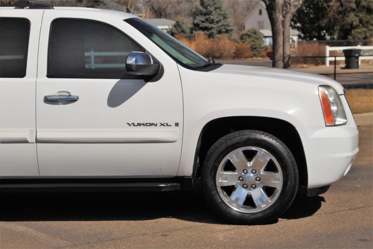 2009 GMC Yukon XL SLT 1500 | Victory Motors of Colorado